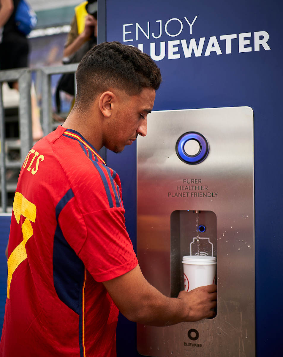 Sustainable hydration in Alghero with Bluewater – Beach Soccer Worldwide